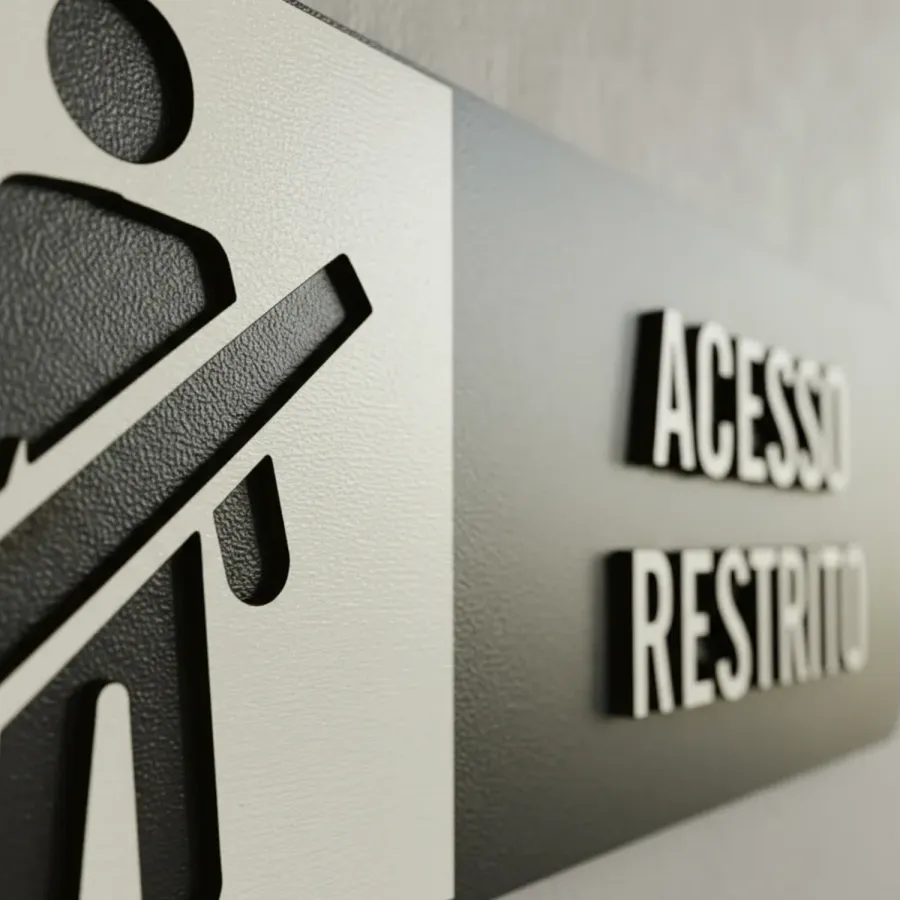 Placa de Sinalização Indicativa Acesso Restrito - em MDF Preto e Branco ...